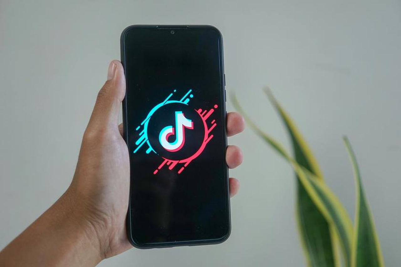 TikTok Uji Coba Fitur Pembuatan Lagu Berbasis Kecerdasan Buatan (AI) - Localstartupfest ...